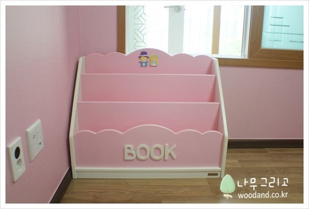 오창어린이집교구장사물함장책상책상책꽂이2단교구장원목교구장나무환경판나무게시판반이름명패문패교실명패반명패어린이집