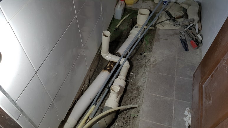 화장실배관공사 용담리 원룸 화장실 변기설치로 배관공사작업 네이버 블로그