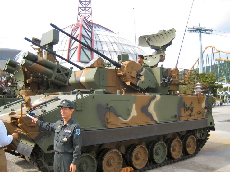 한국의 미사일 복합 자주 대공포 K-30 비호[Korean Army K-30 Biho Missiles Hybrid Self ...